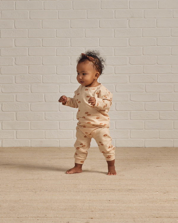 RYLEE + CRU LONG SLEEVE TEE / LIPS - Milk + Bots